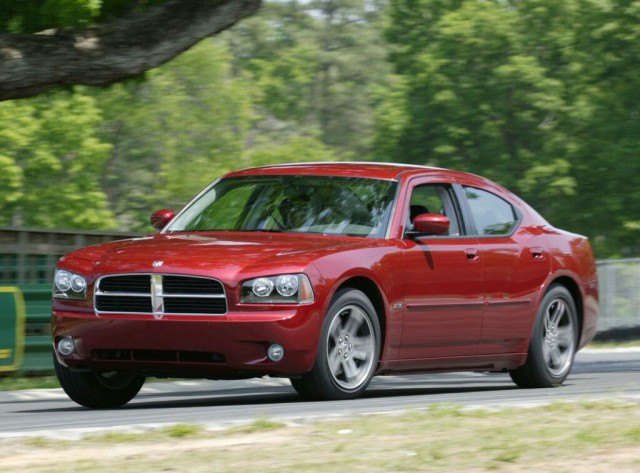 Dodge Charger reviews and technical data
