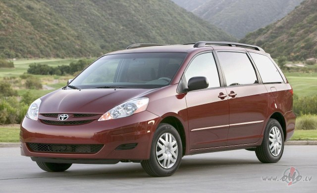 Toyota Sienna atsauksmes un tehniskie dati